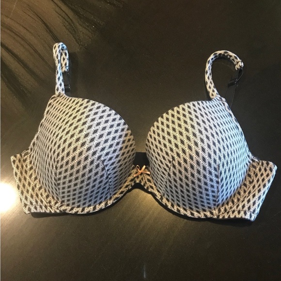 Cacique | Intimates & Sleepwear | Patterned Black And White Bra | Poshmark